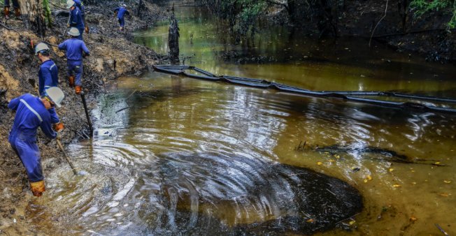 Oil Spill Generates Environmental Emergency In Santander Colombia Maritime Herald oil-spill-generates-environmental-emergency-in-santander-colombia-maritime-herald